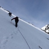 Tatry: Lawina zeszła w rejonie Morskiego Oka