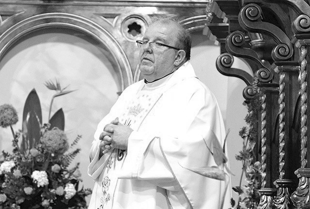 Zmarł ks. Żmuda. Znamy datę pogrzebu Zmarł ks. Żmuda. Znamy datę pogrzebu