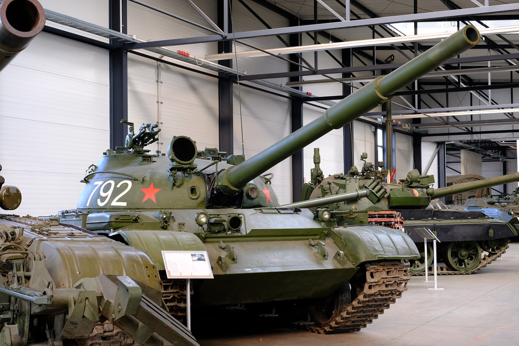 W miejsce utraconych czołgów Rosja rozmieszcza 60-letnie T-62